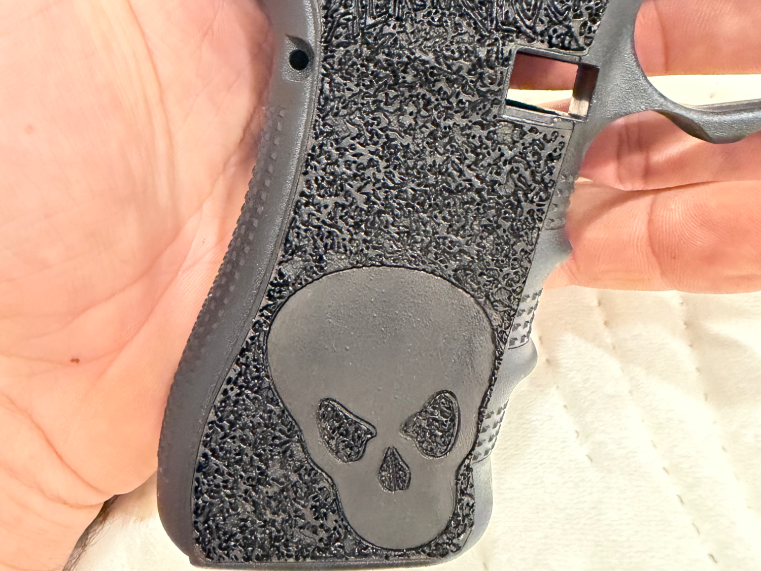 Custom Textured Gun Grip with Engraved Skull Design | Free Files - Atomm