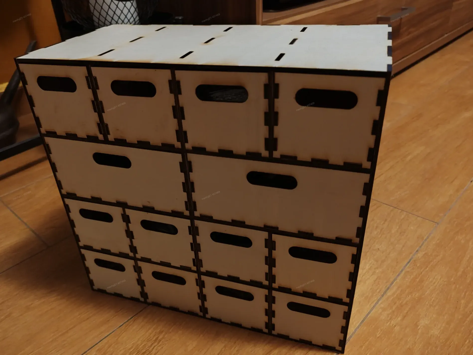 Tool box with 2 different sizes of boxes. | Free Files - Atomm