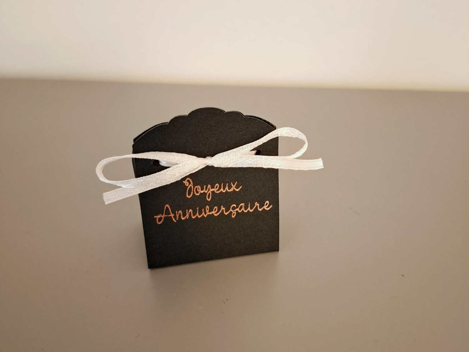 Mini boite pour jeton personnalisé avec foil à la M1 ultra et ...