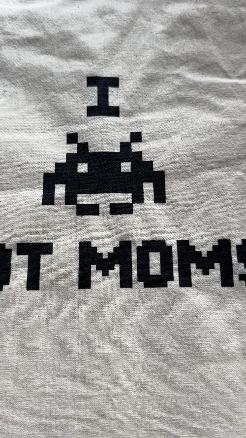 I (heart) Hot Moms Pixel Art Screen Print | Free Files - Atomm