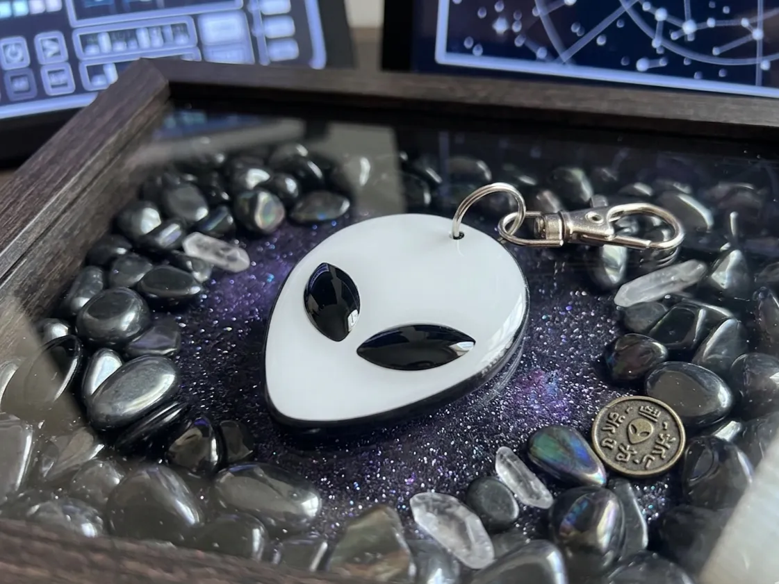 Alien Head Acrylic Charm Wemby Logo | Free Files - Atomm