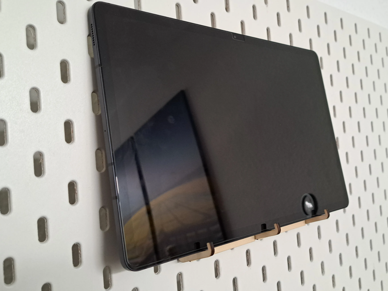 Tablet holder for IKEA Skadis | Free Files - Atomm